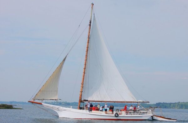 The Skipjacks of Chesapeake Bay - Guardians of the Oyster Harvest ...