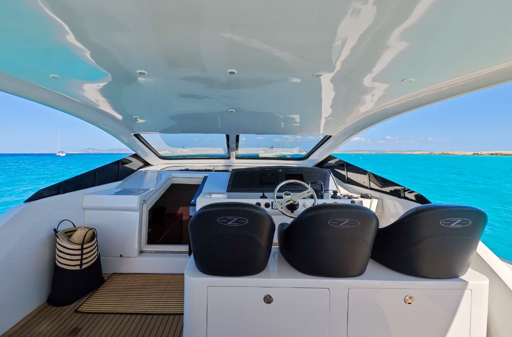Go (Very) Fast in Style with Zeta Elle 20, CALA DI LUNA III - Berthon ...